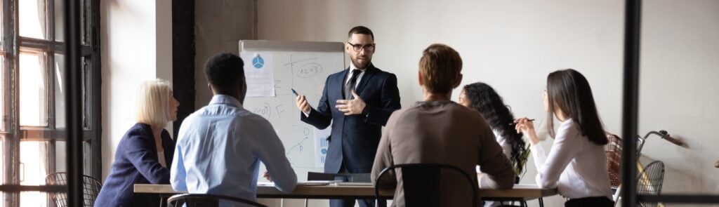 Master Leadership Communication Training: 8 Top Courses